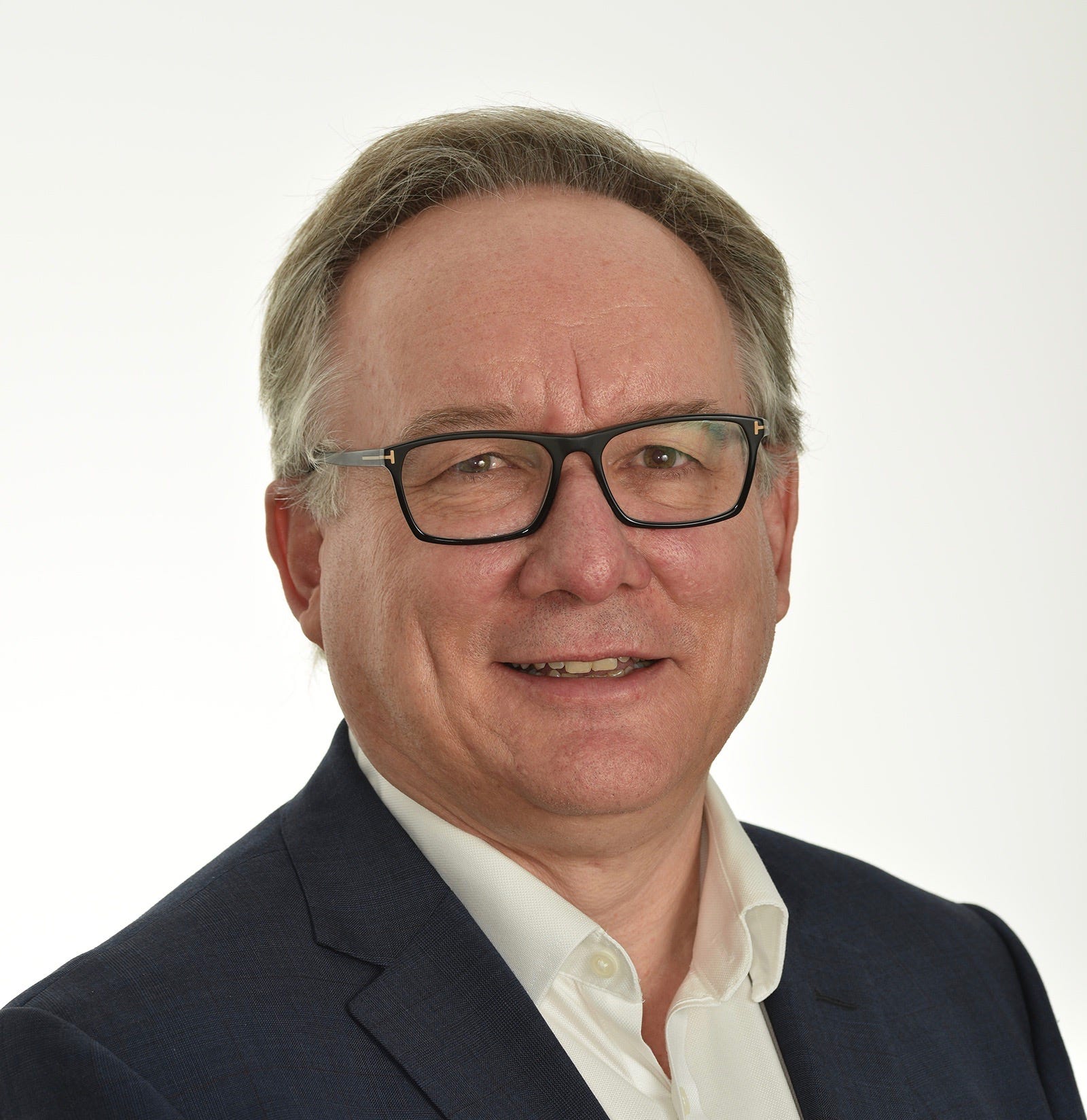 Alan Arnett – Medium
