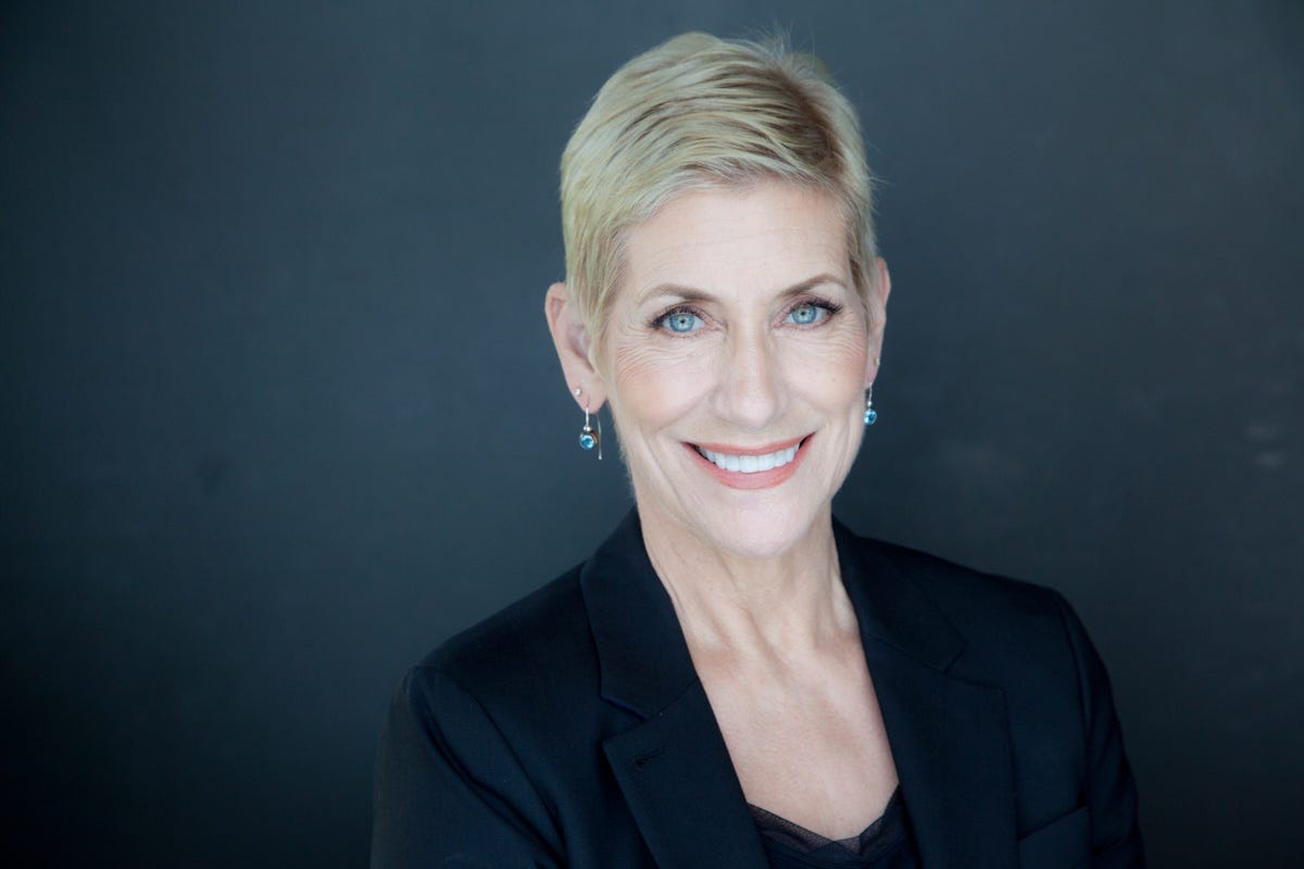 Elisabeth Dale – Medium