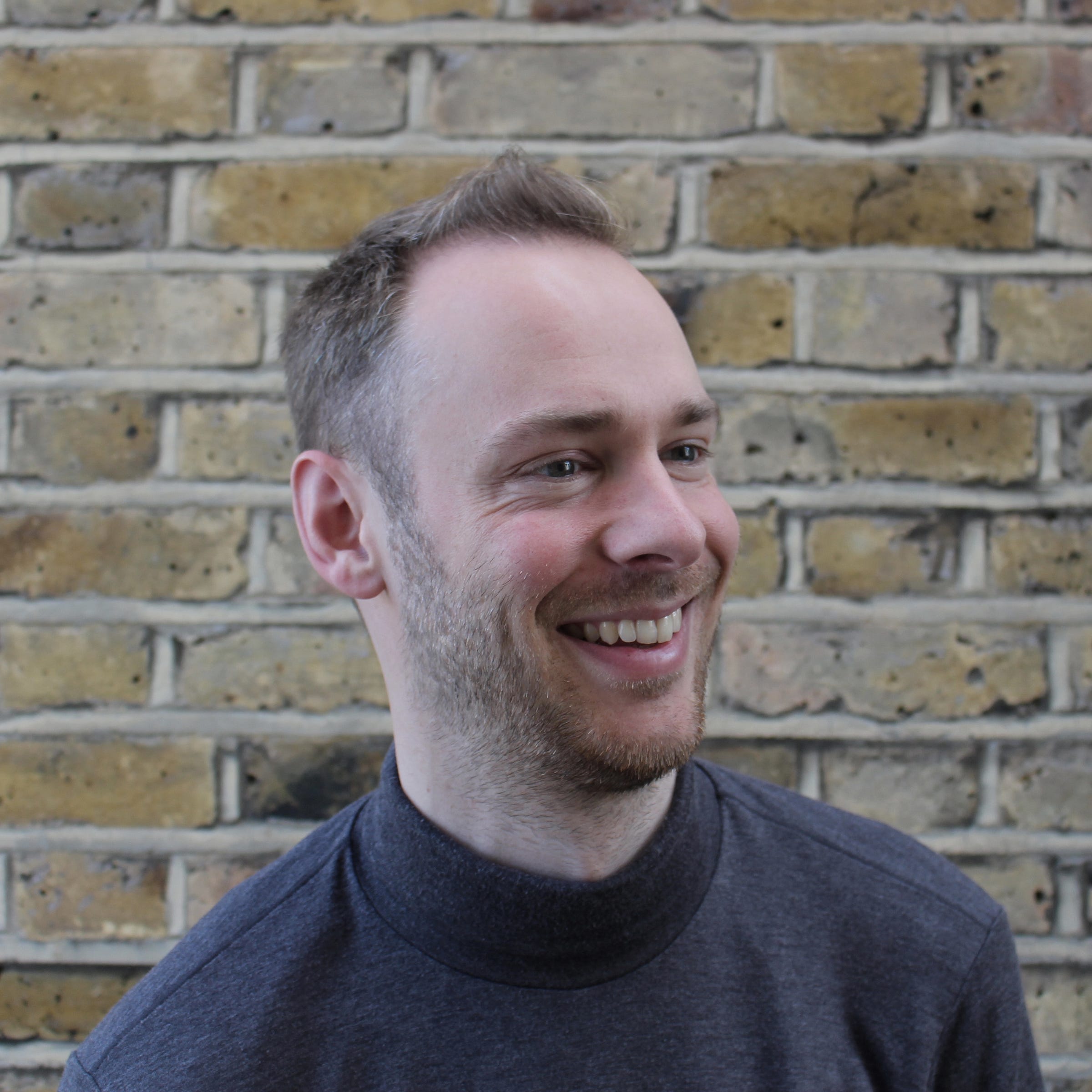 People following Tom Lilley