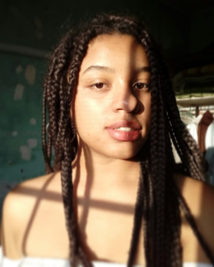 Nicole Santos – Medium