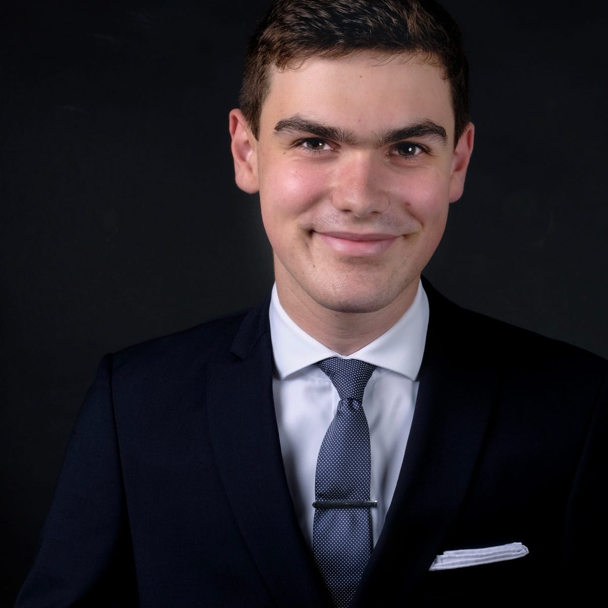 Jannik Schilling – Medium