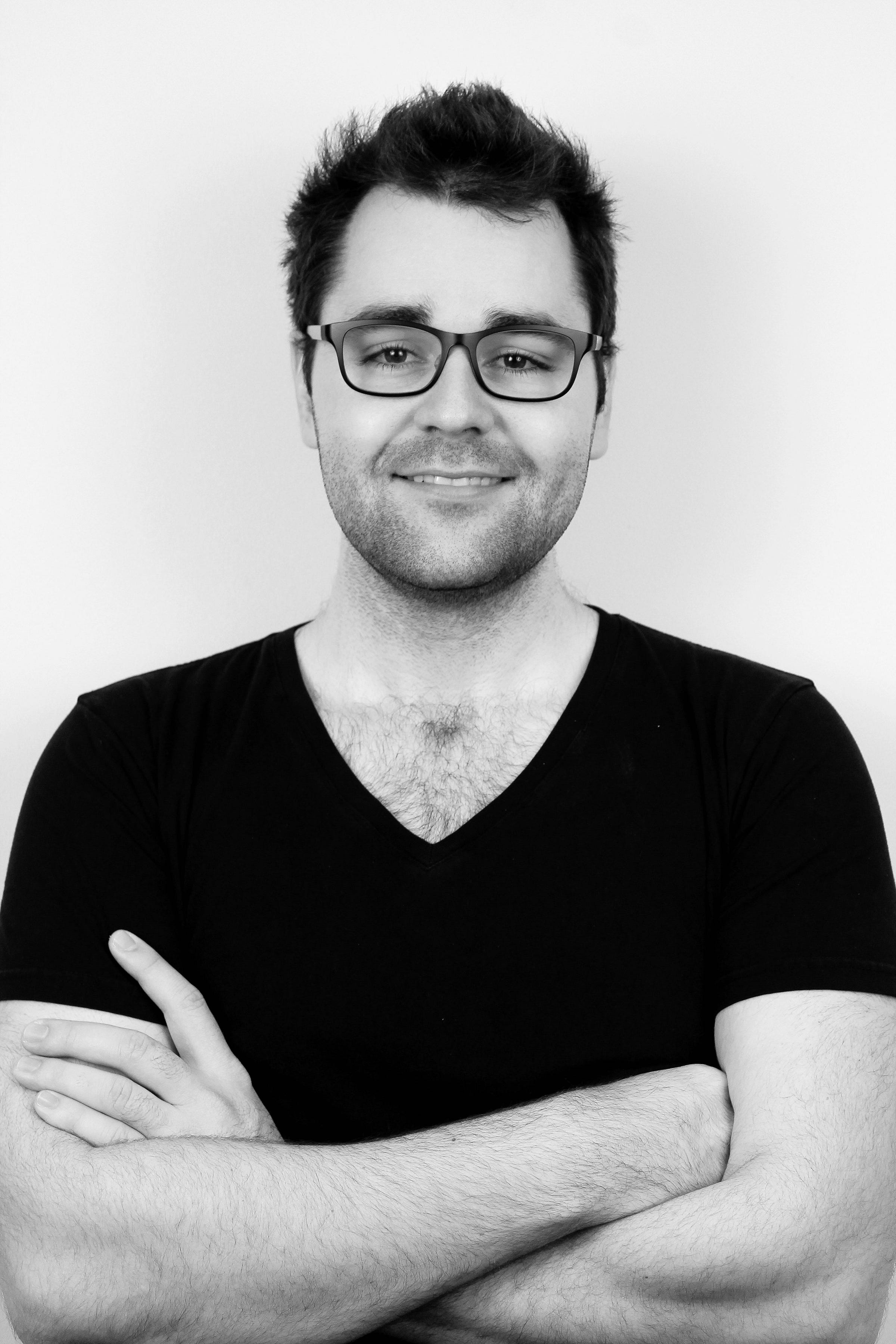 Bruce Hardy – Medium