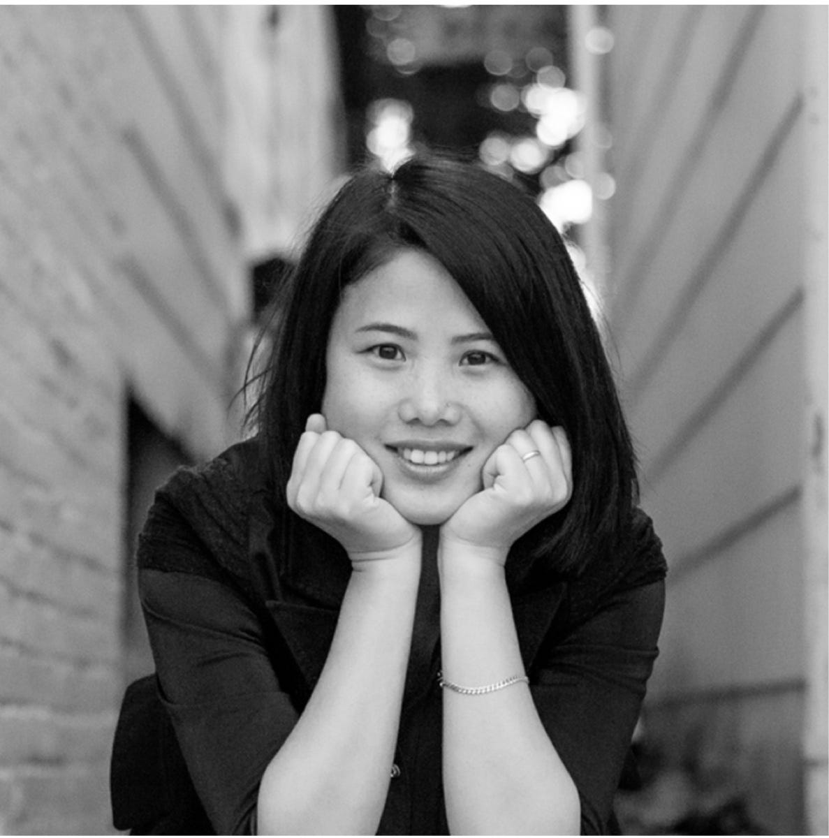 People following Fong Kirst