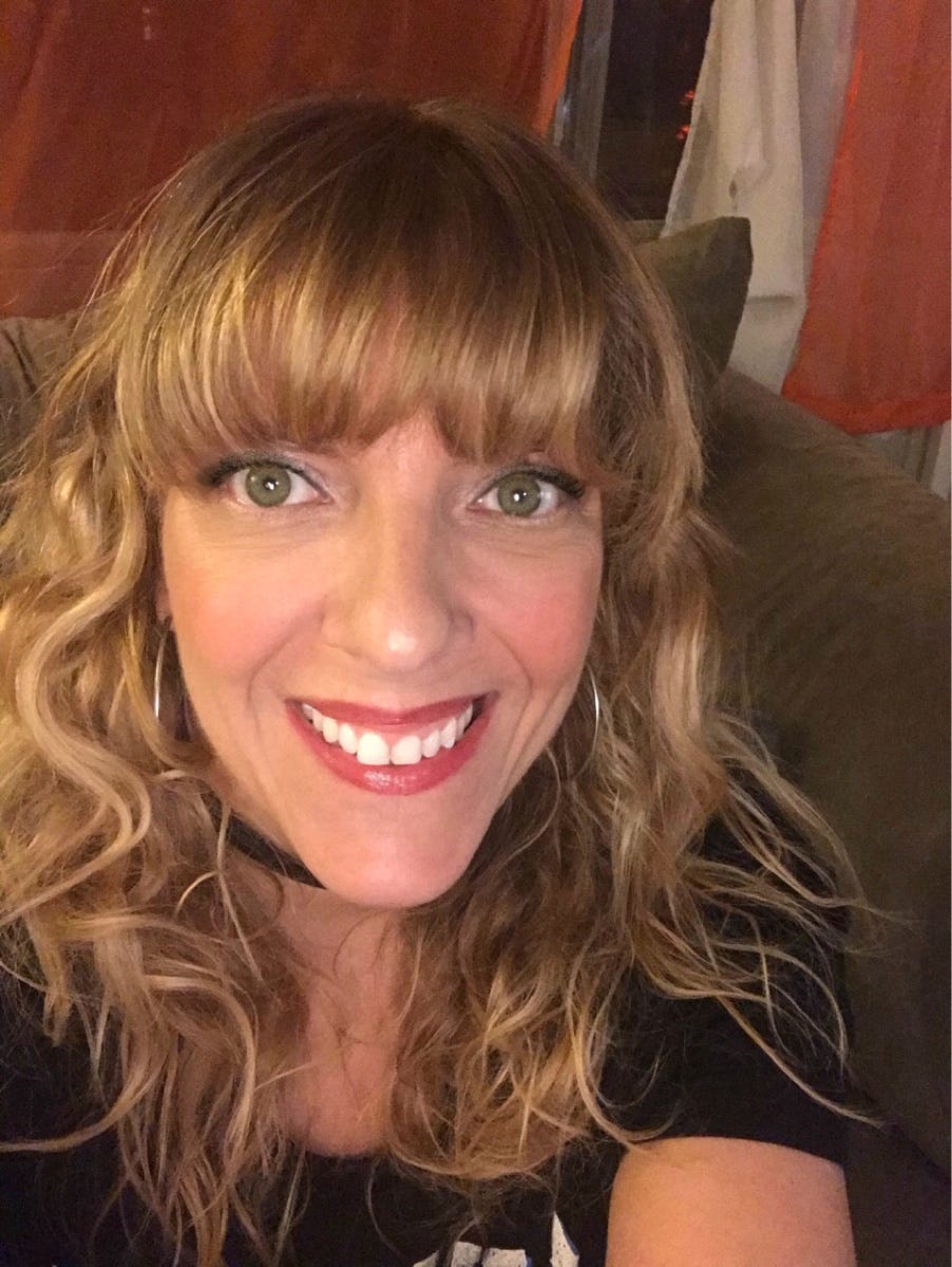 Caroline Wolf – Medium