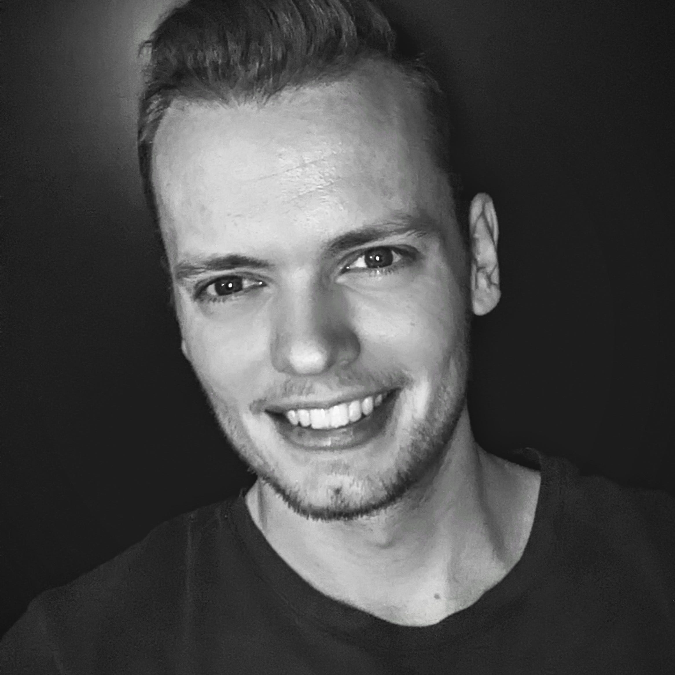 Daniel Schramm – Medium