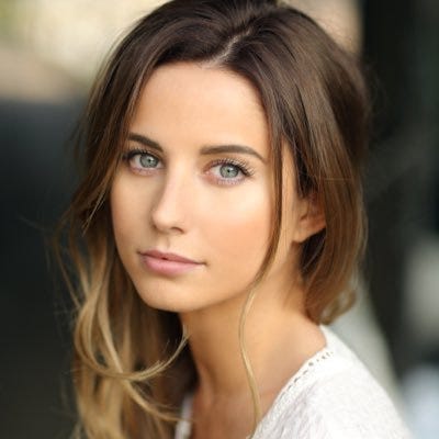 Amelia Mia – Medium