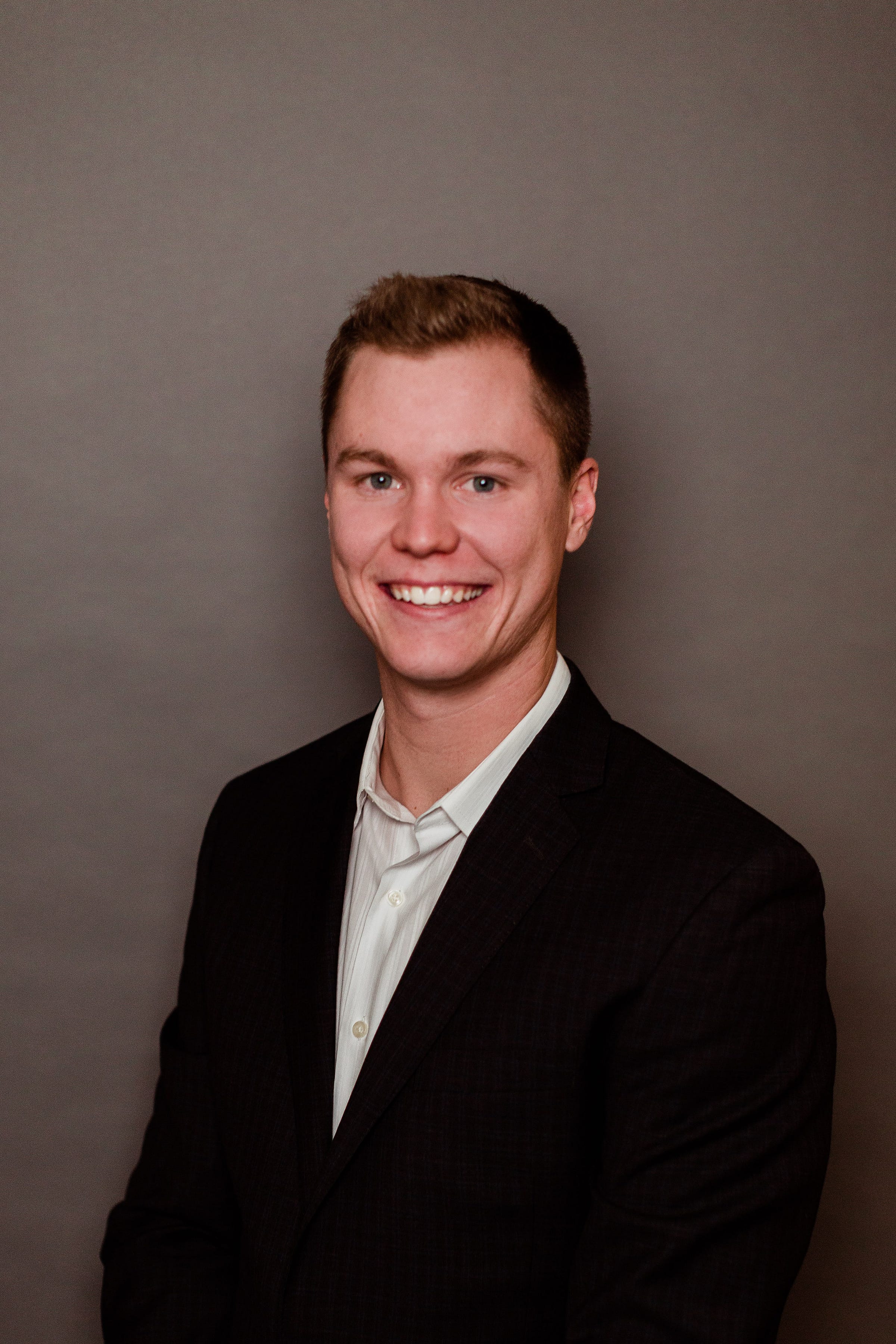 Nolan Schoonveld – Medium