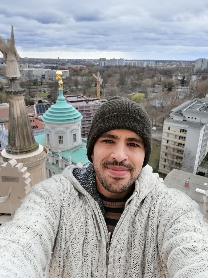 Beniasaad Achraf – Medium