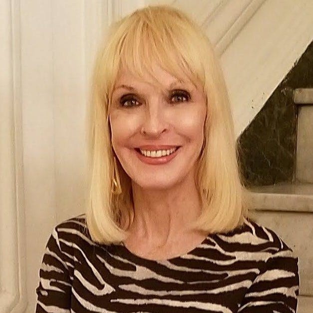 Nancy Collins – Medium