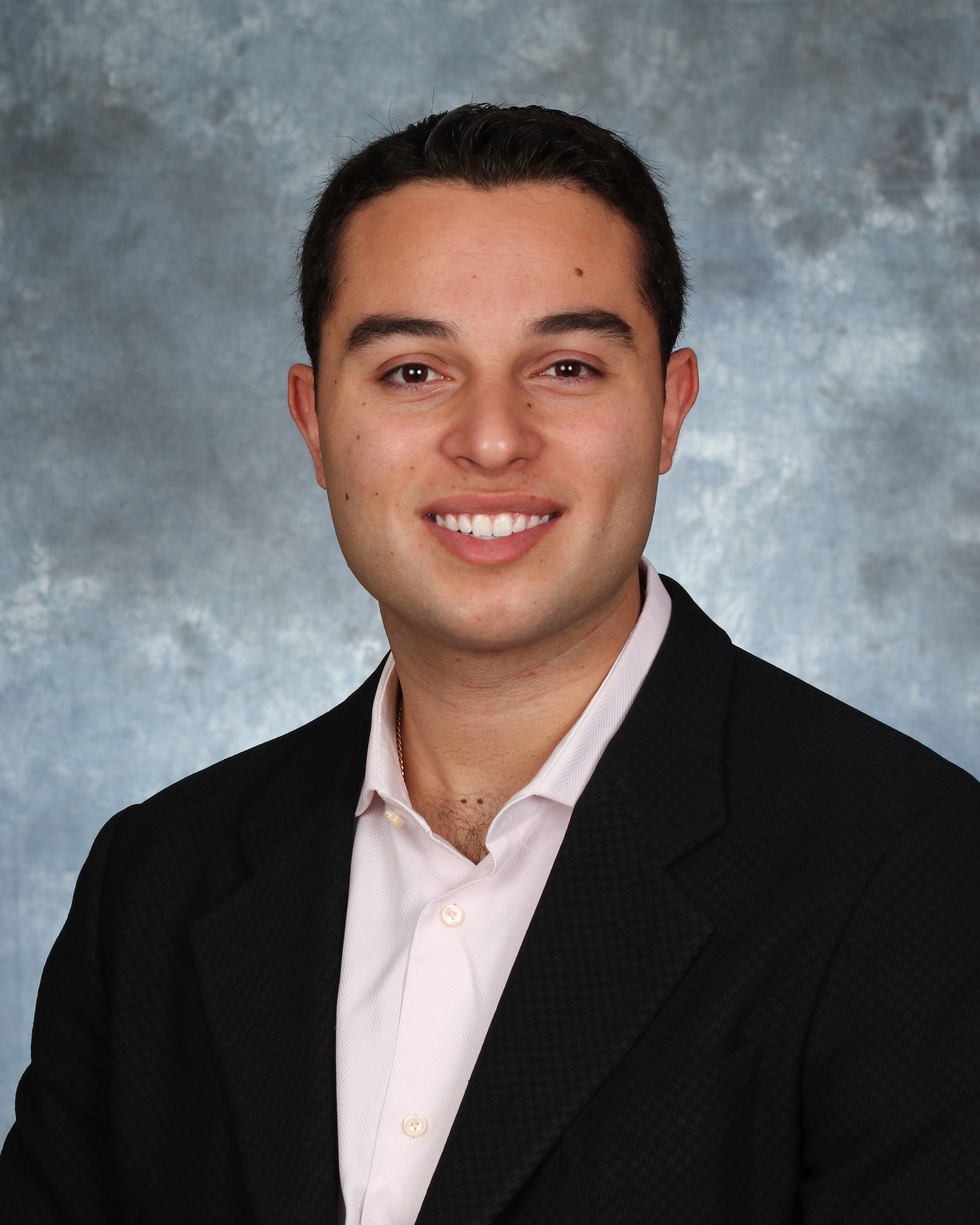 Morris Esquenazi – Medium