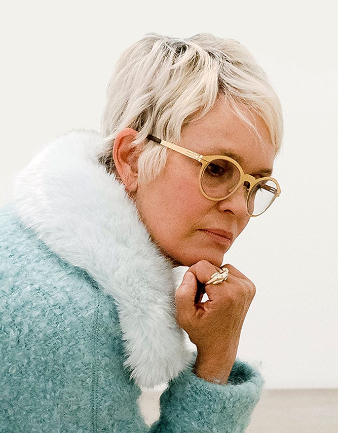 Ellary Eddy – Medium