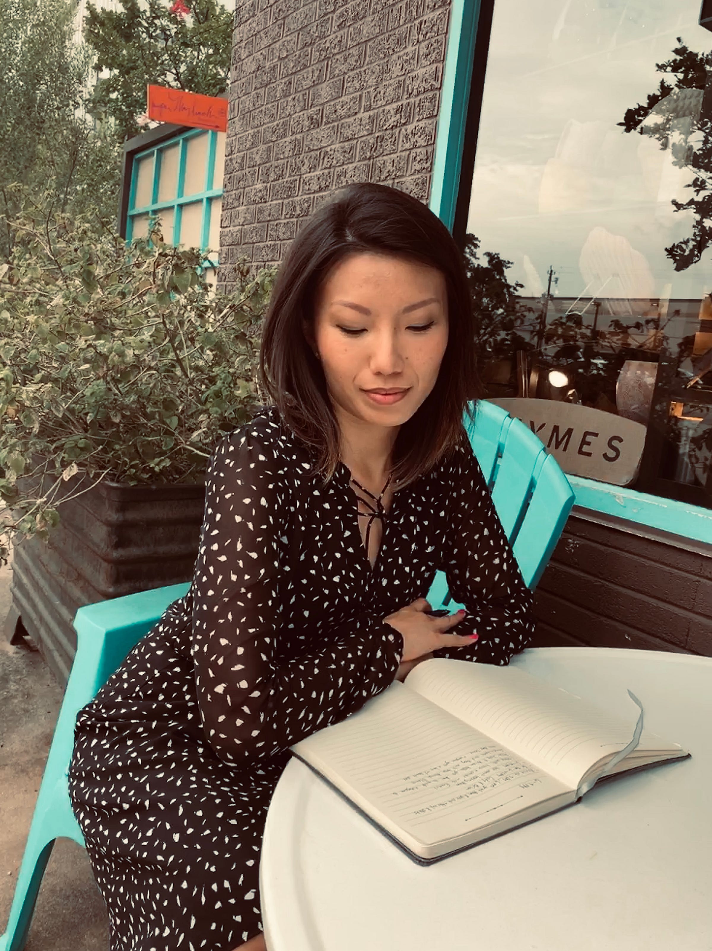 Anna Tsui – Medium