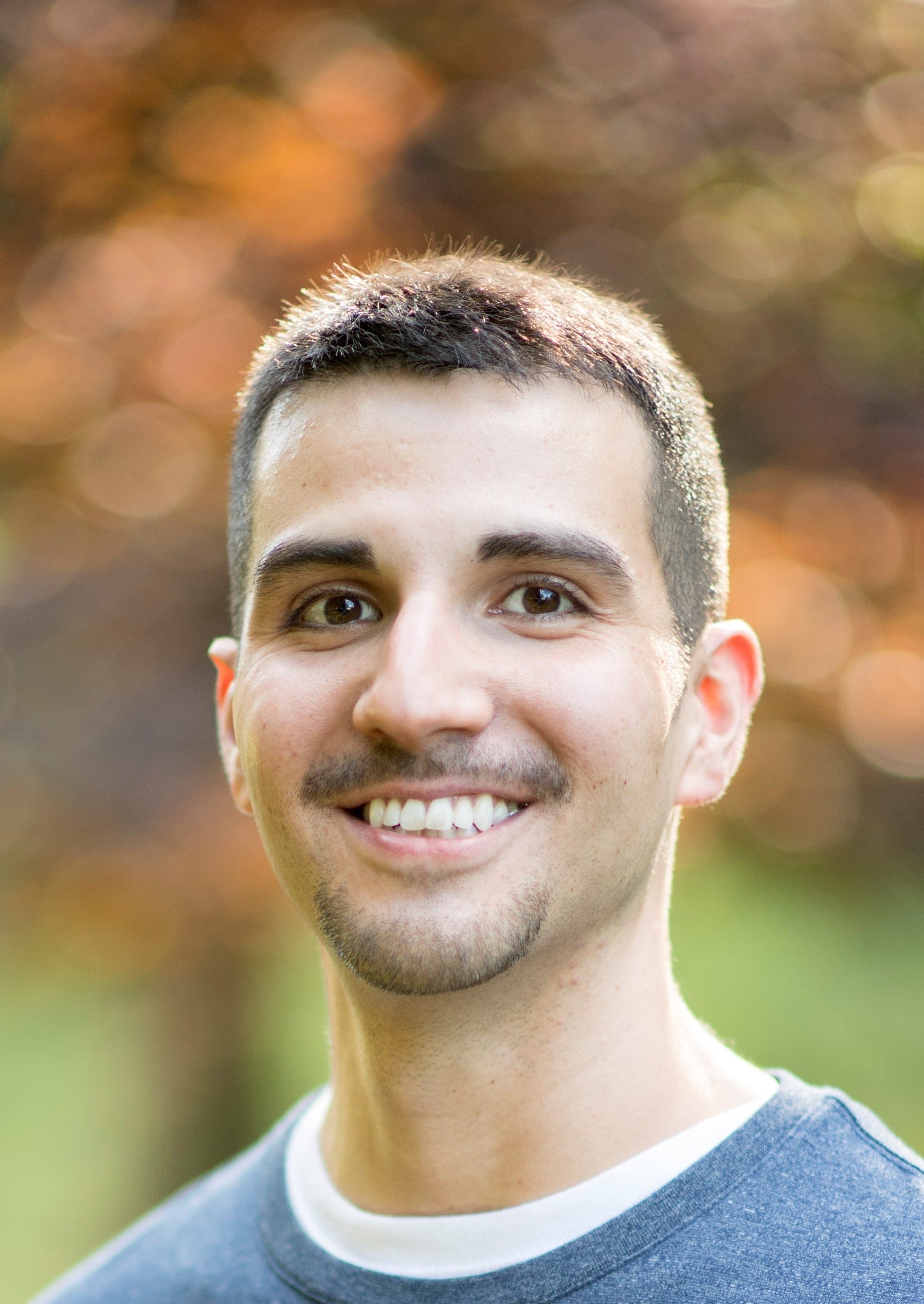 Mike Gomez – Medium