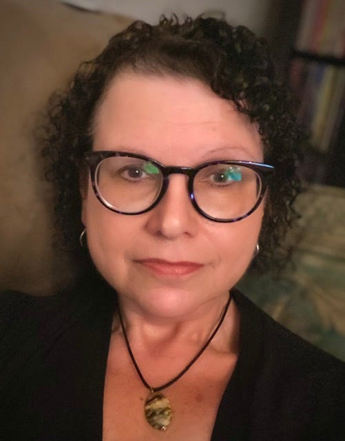 Adrienne Knoll – Medium