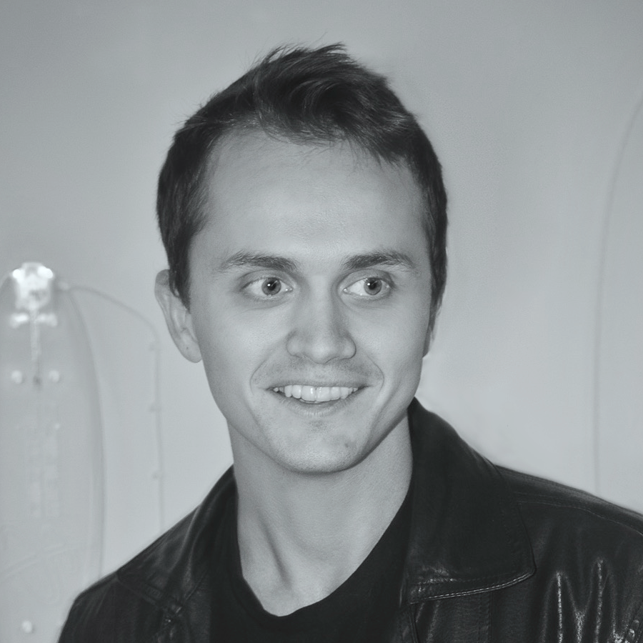 Peter Gusev – Medium