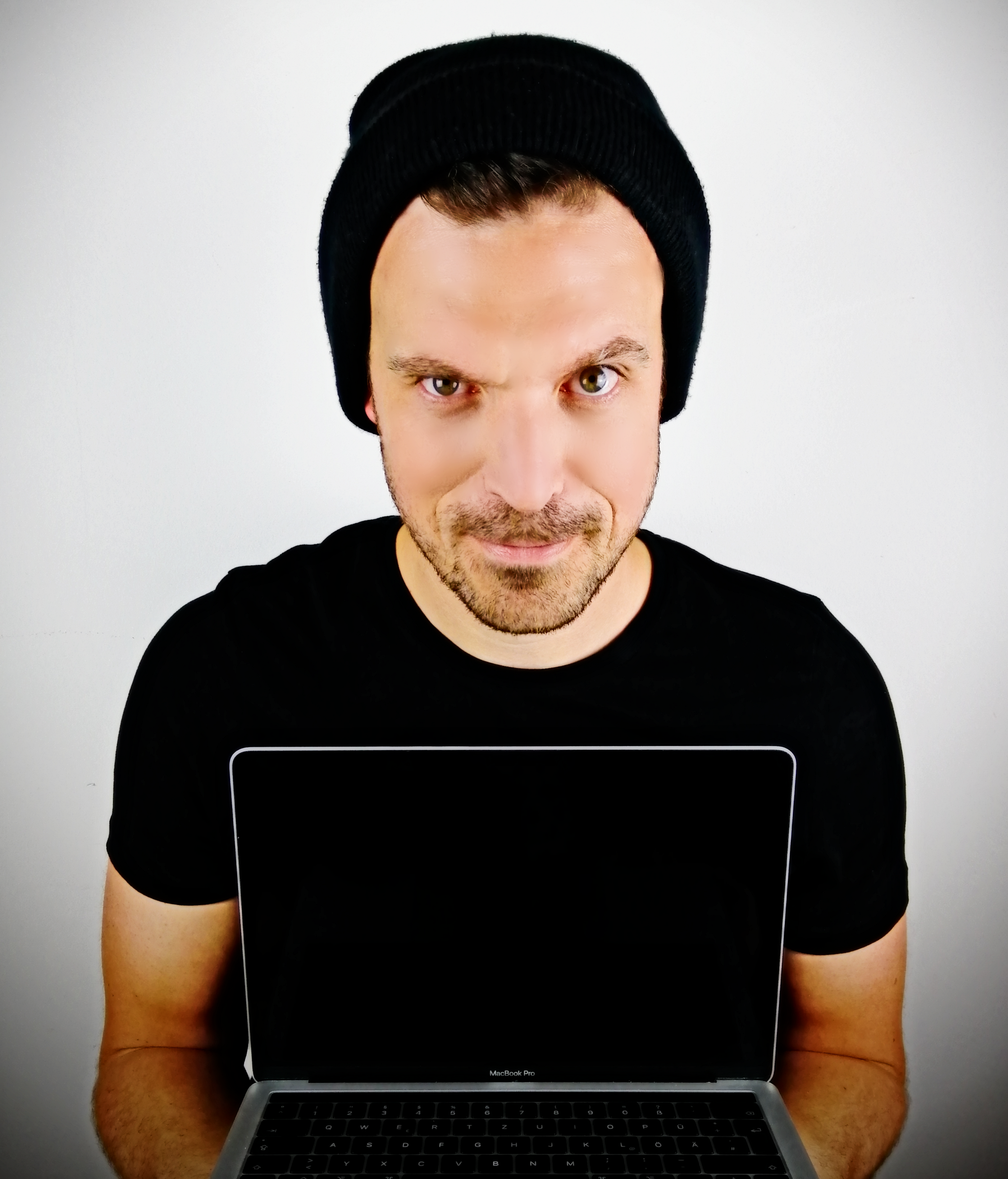 Paul Farrow – Medium