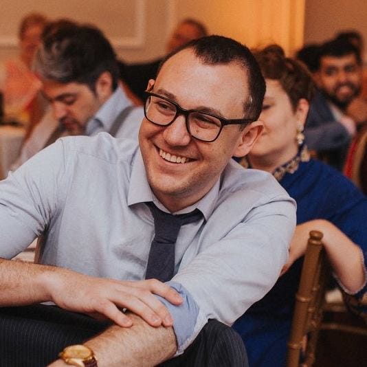 Noah Baron – Medium