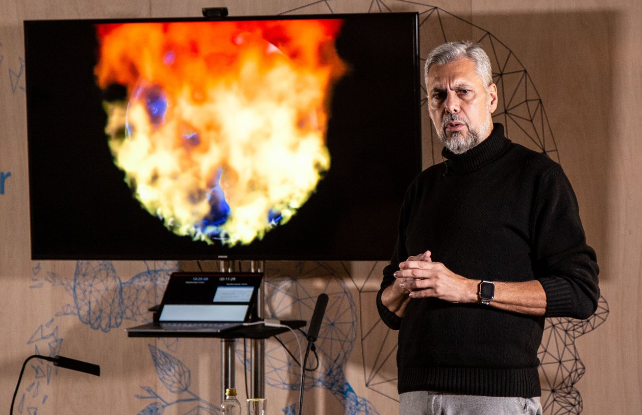 Interview with Enrique Dans. Professor of Innovation at IE Business ...