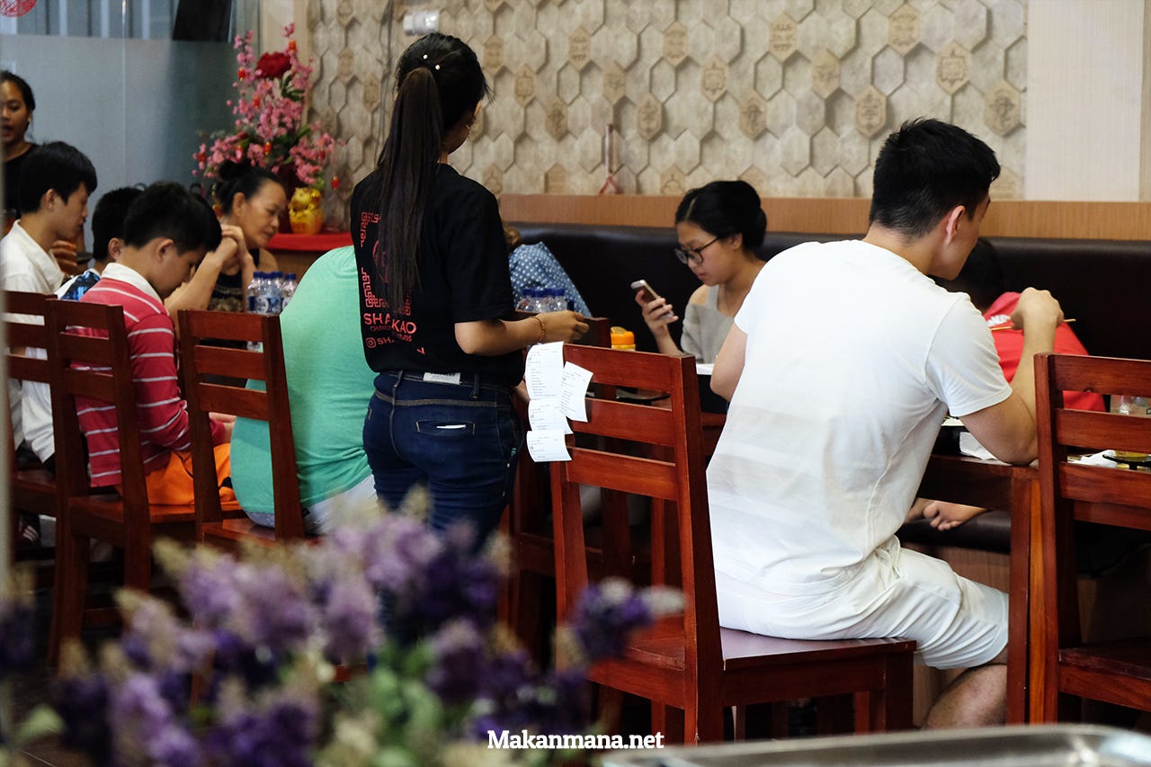 SHAO KAO — The popular Chinese skewers street food in China