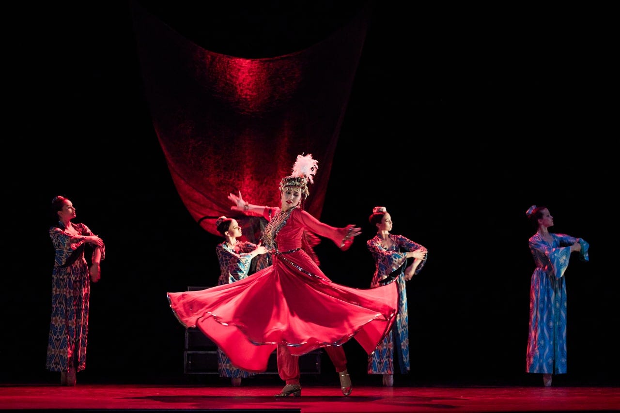 Lazgi — the Dance of Soul and Love | by Khikmatilla Ubaydullaev | Medium