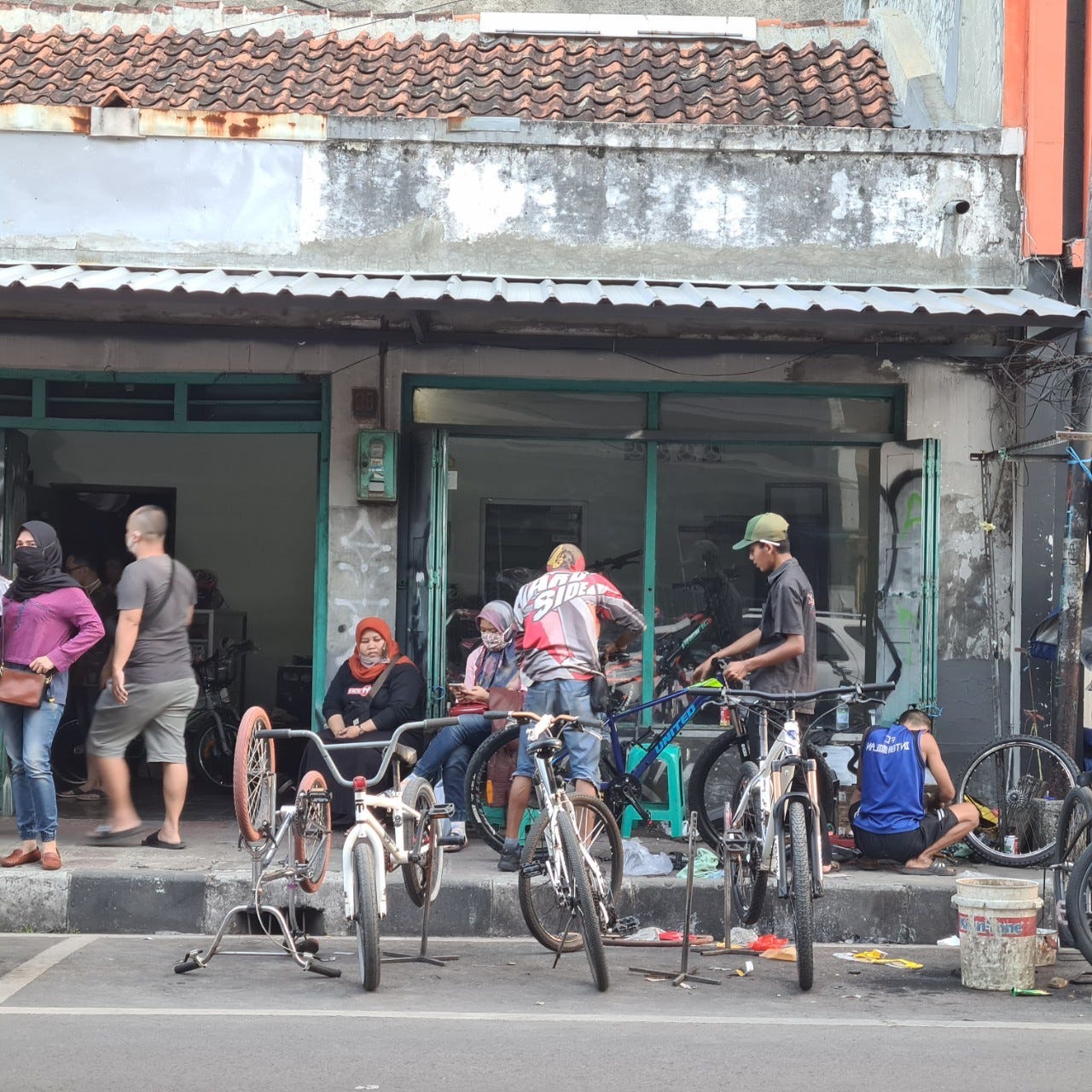 Gegap Gempita Tren Sepeda, Sesudah itu Apa? | by Dimensi Antara | Medium