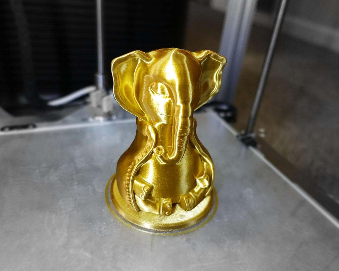 Check Out This Extremely Robust Homemade 3D Printer | by Cameron Coward ...