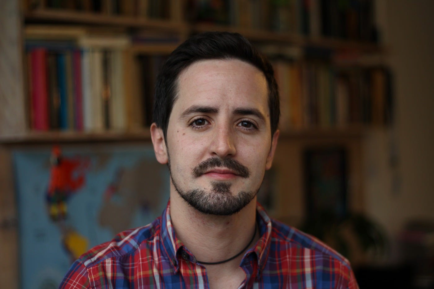 Una decisión irracional — Nicolás Comini | by CRIES | Medium