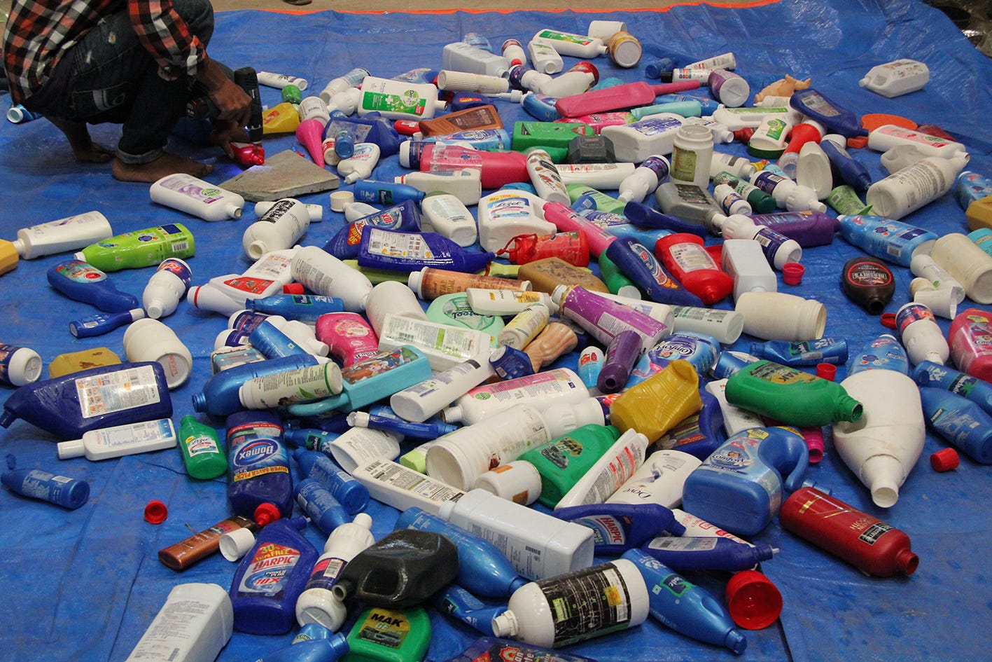 Tan zi xi’s ‘Plastic Ocean’. Tan zi xi is a Singaporean artist whose ...