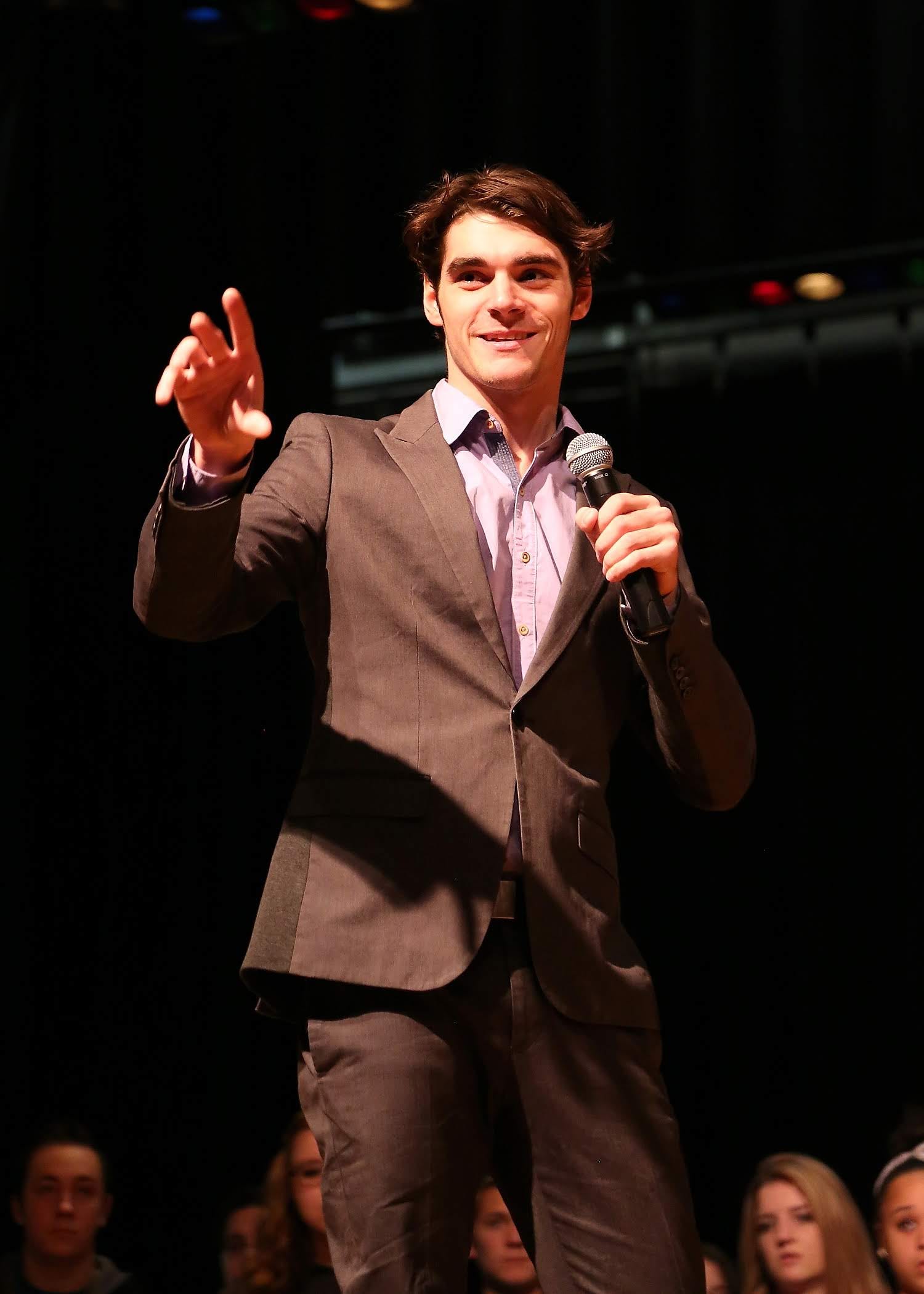 Actor RJ Mitte of Breaking Bad: “Be aware of those around you; Look ...