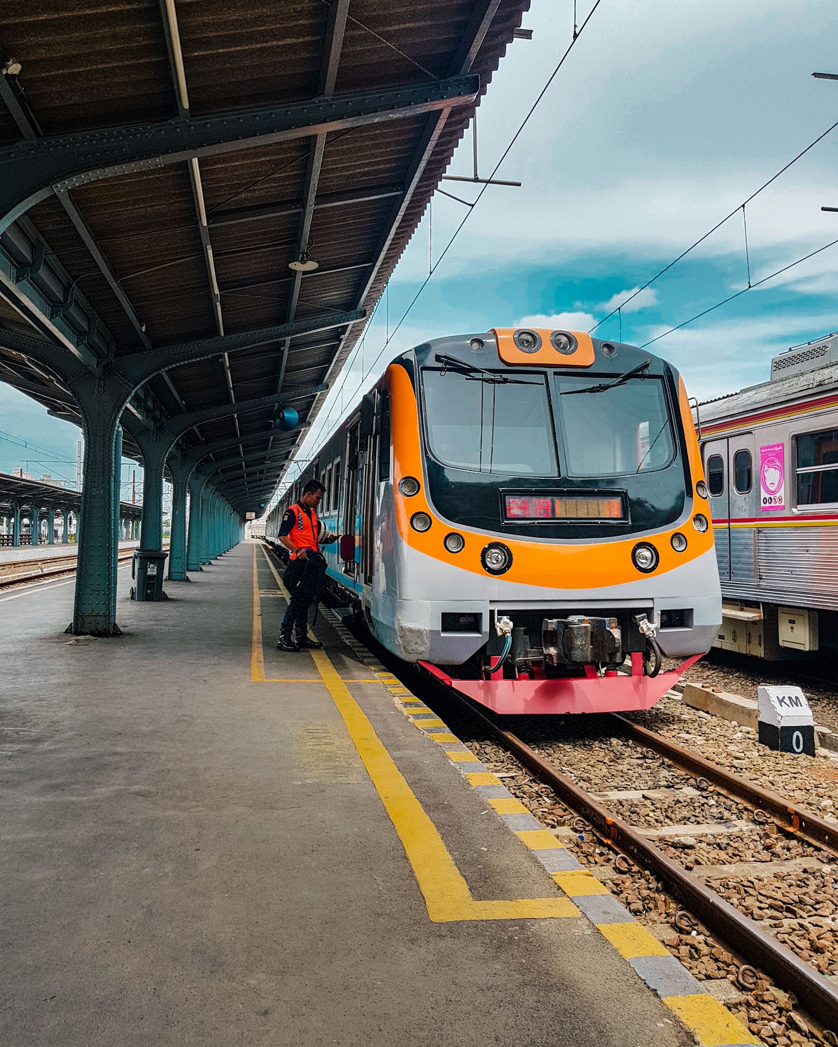Stasiun kota, Tanjung priuk, Kampung bandan | by skinnymonkey ...