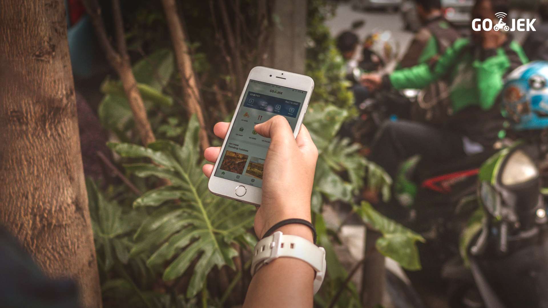 How GO-JEK Touch Others’ Life with Smartphone | by Indra Budiari | Life ...