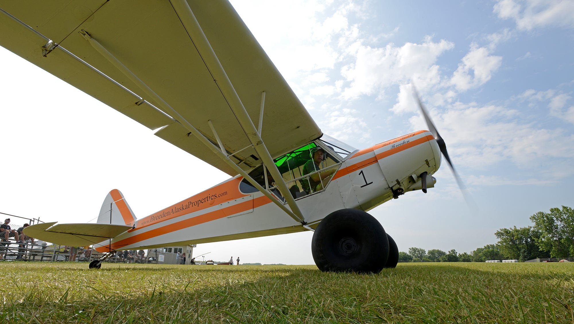 Super Cubs and Thunderbirds - Dream. Build. Fly. - Medium