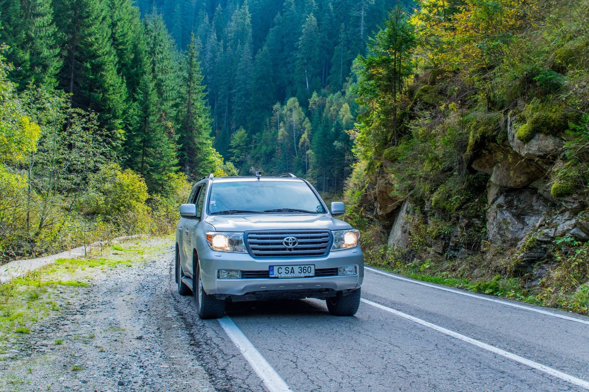 Ce cred despre Toyota Land Cruiser 200 | by Radu Trifan | Radu Trifan ...