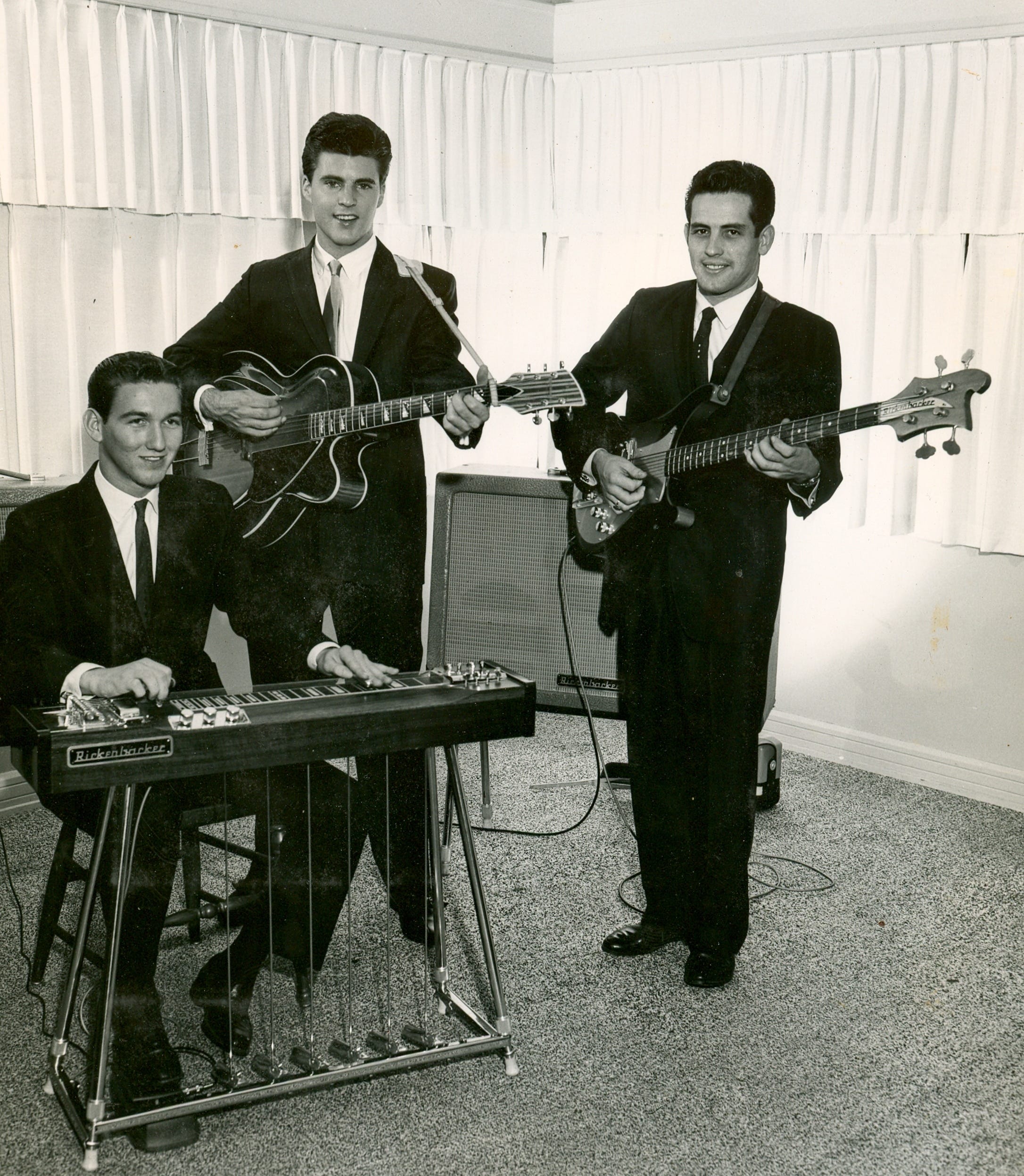 Rare photos of famous bassists playing Ricks | Page 7 | TalkBass.com