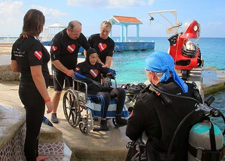 Diveheart teaches SCUBA diving to the disabled | by Dane S. Claussen ...