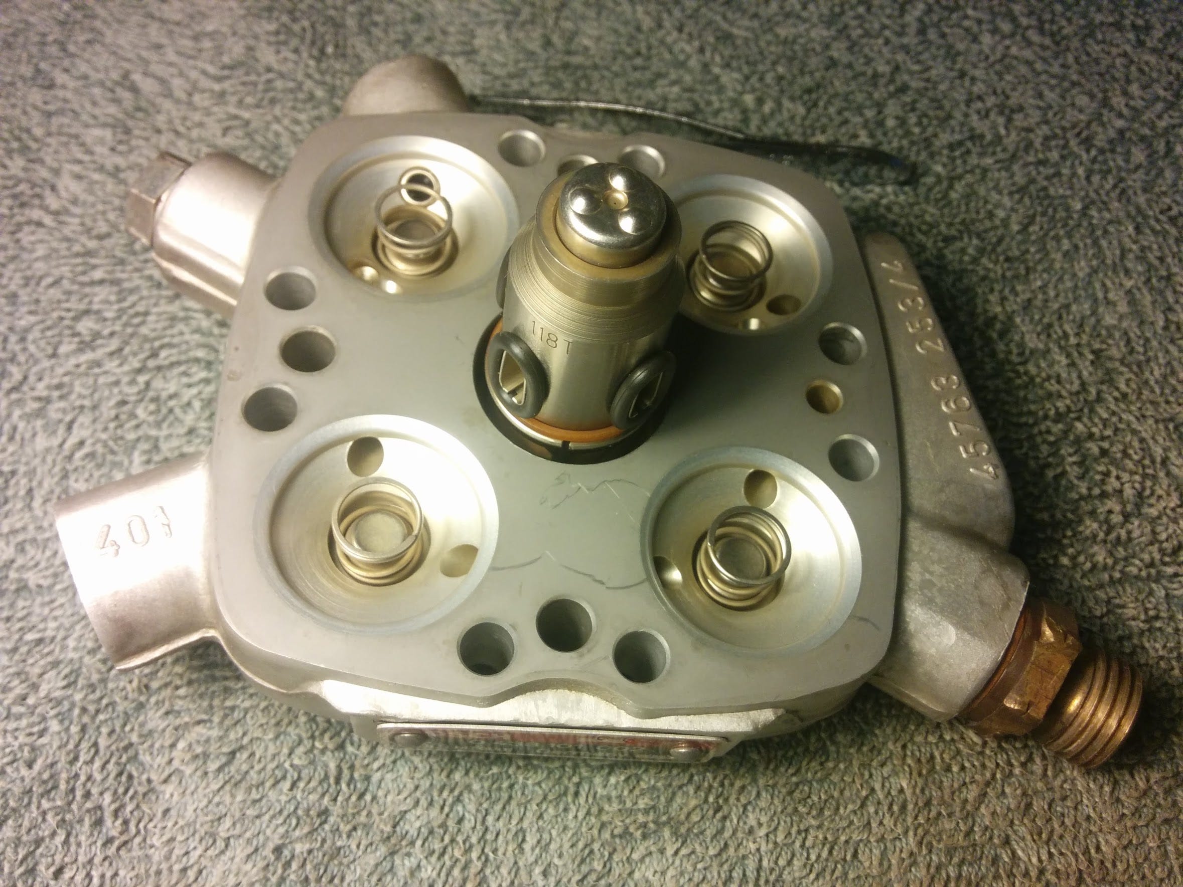 Rebuilding the Fuel Distributor / metering unit on a 1992 Mercedes Benz ...