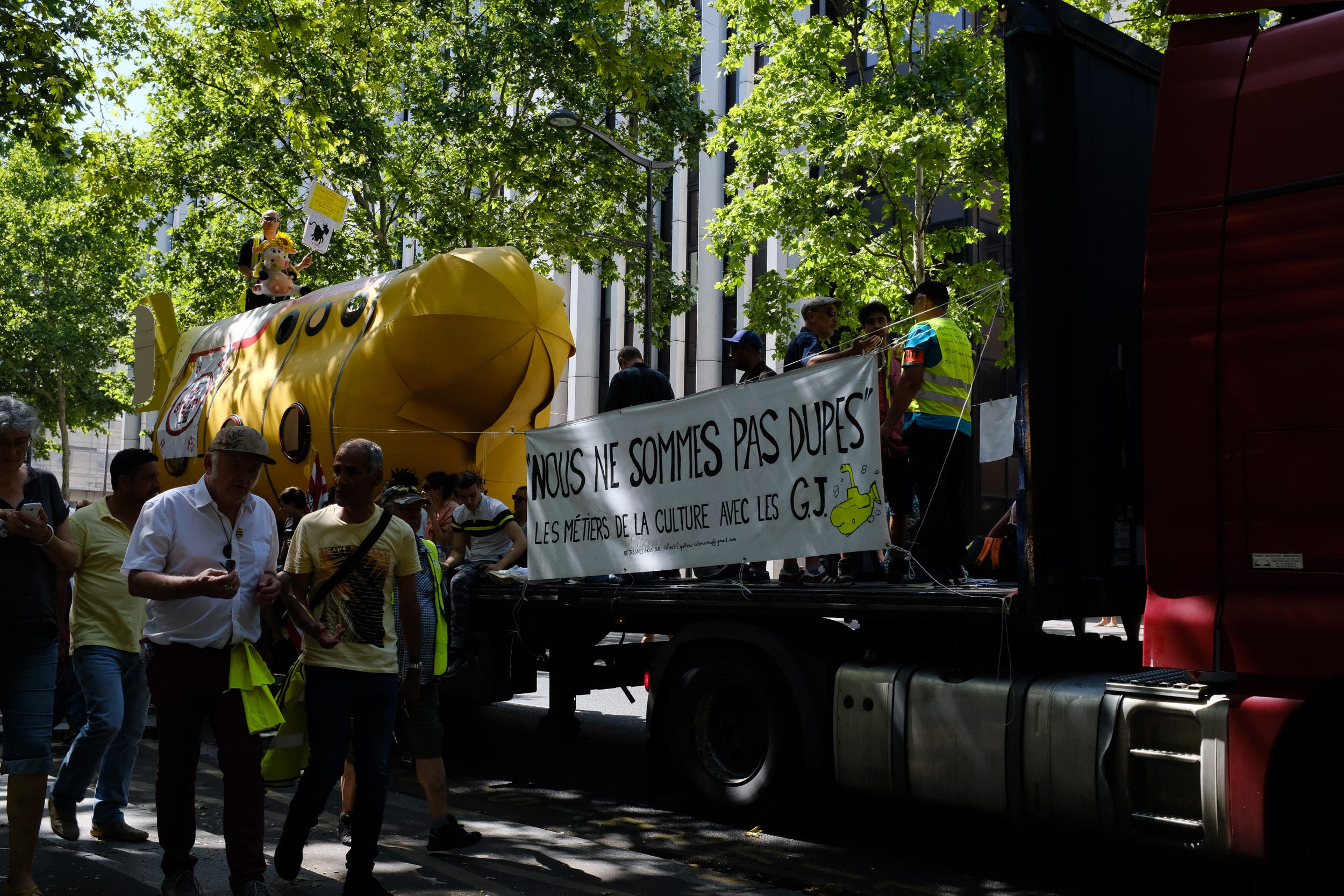 Stumbling into a Yellow Jacket Protest | by Ralph Nguyen | Medium