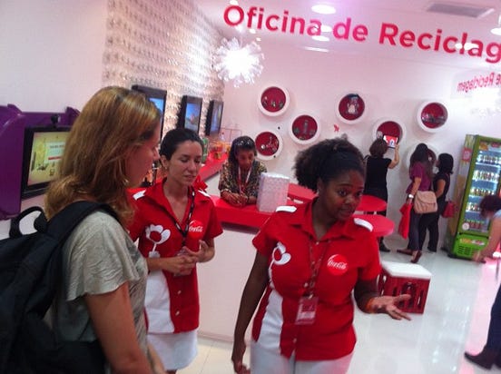 Fotos (e vídeo): Visita à Fábrica da Coca-Cola, no Rio de Janeiro | by ...