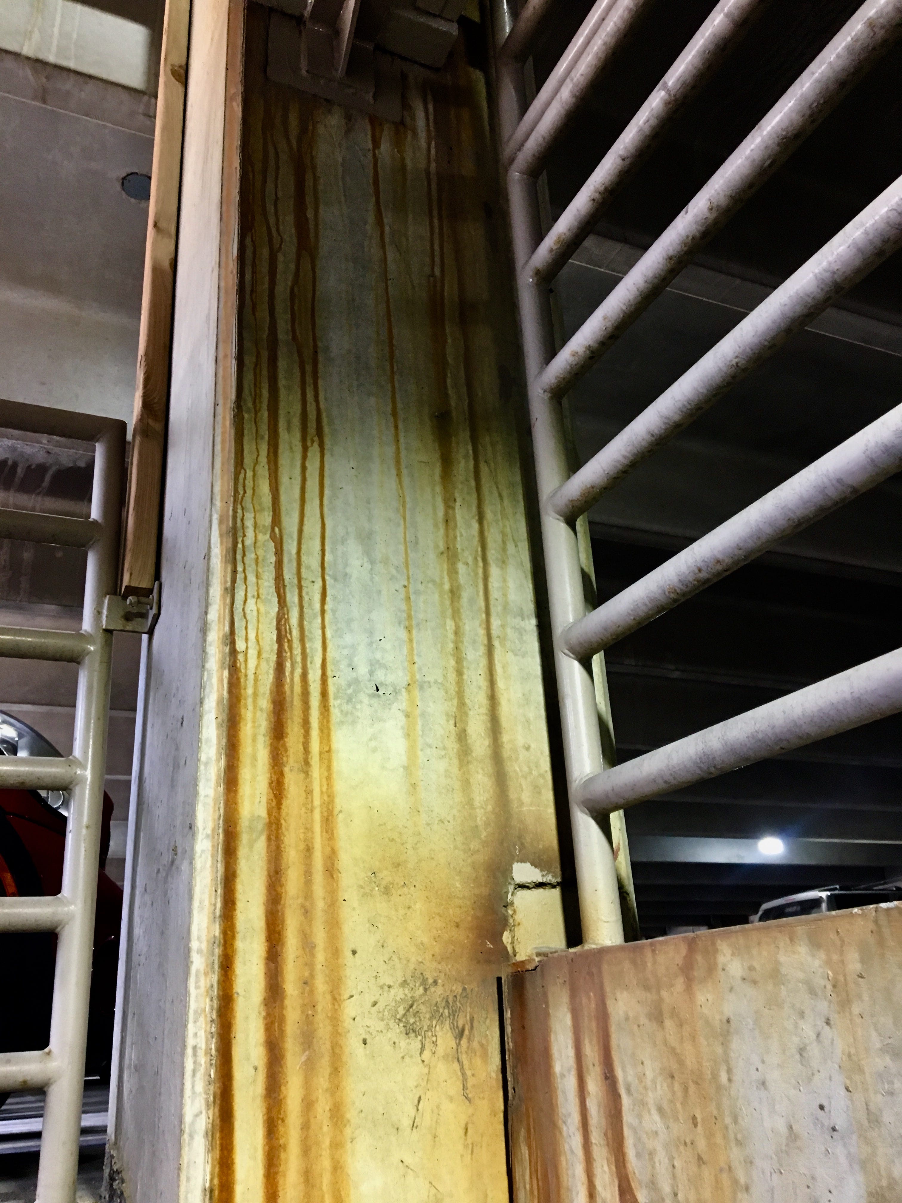 Red Stains on Concrete — Corrosion of Rebar | by Jared Murray | Medium