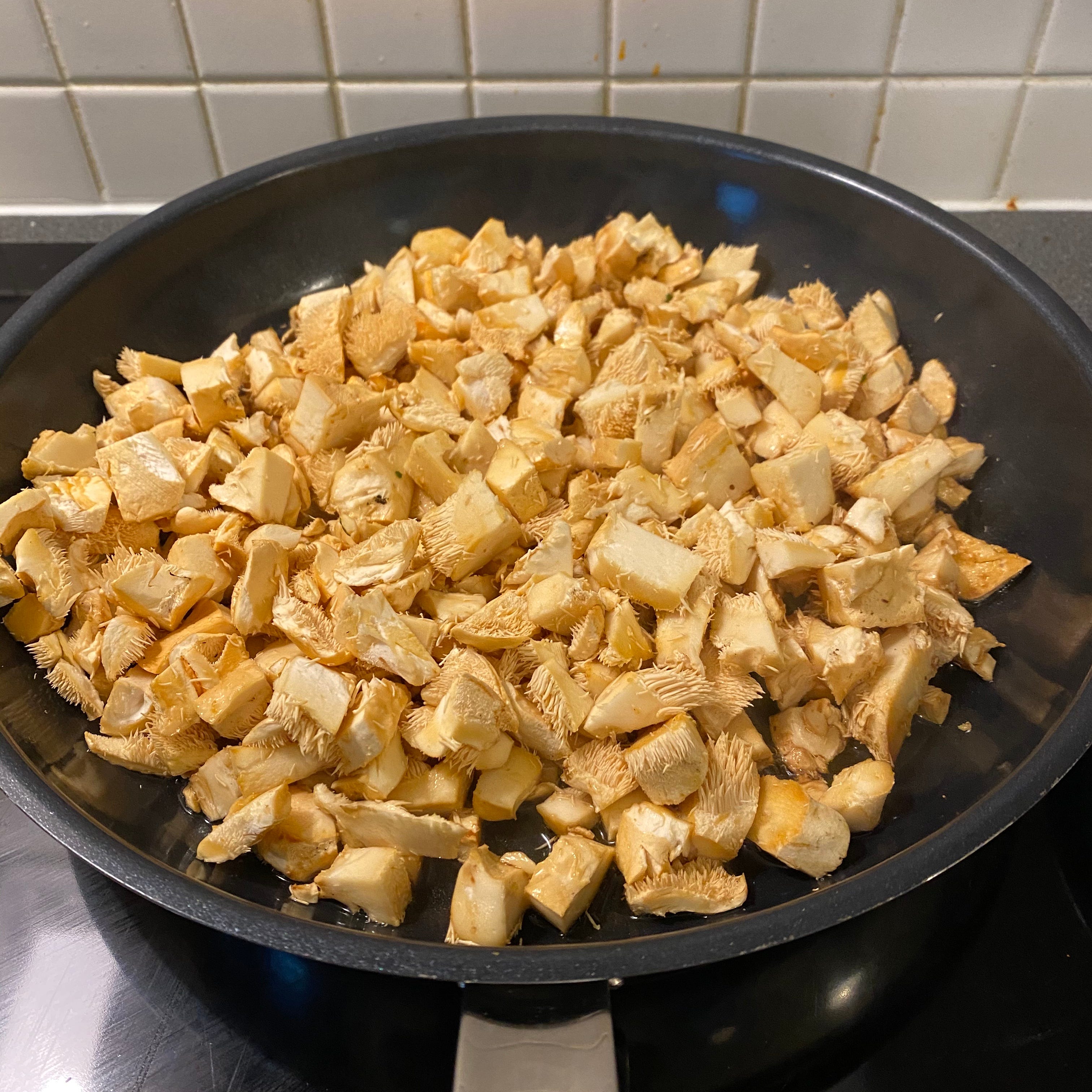 Hedgehog mushrooms + recipe. Hedgehog mushrooms (🇫🇮 vaaleaorakas)… | by ...