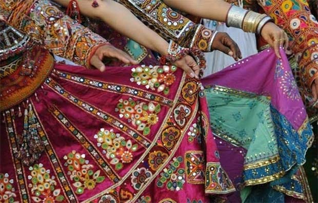 Wanna play Garba in a style at this Navratri? Rent2cash can abet you to ...