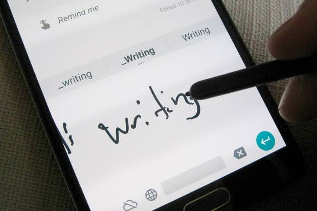 Saya dan Susahnya Menulis Dari Handphone | by Dwi Prasetya | Medium