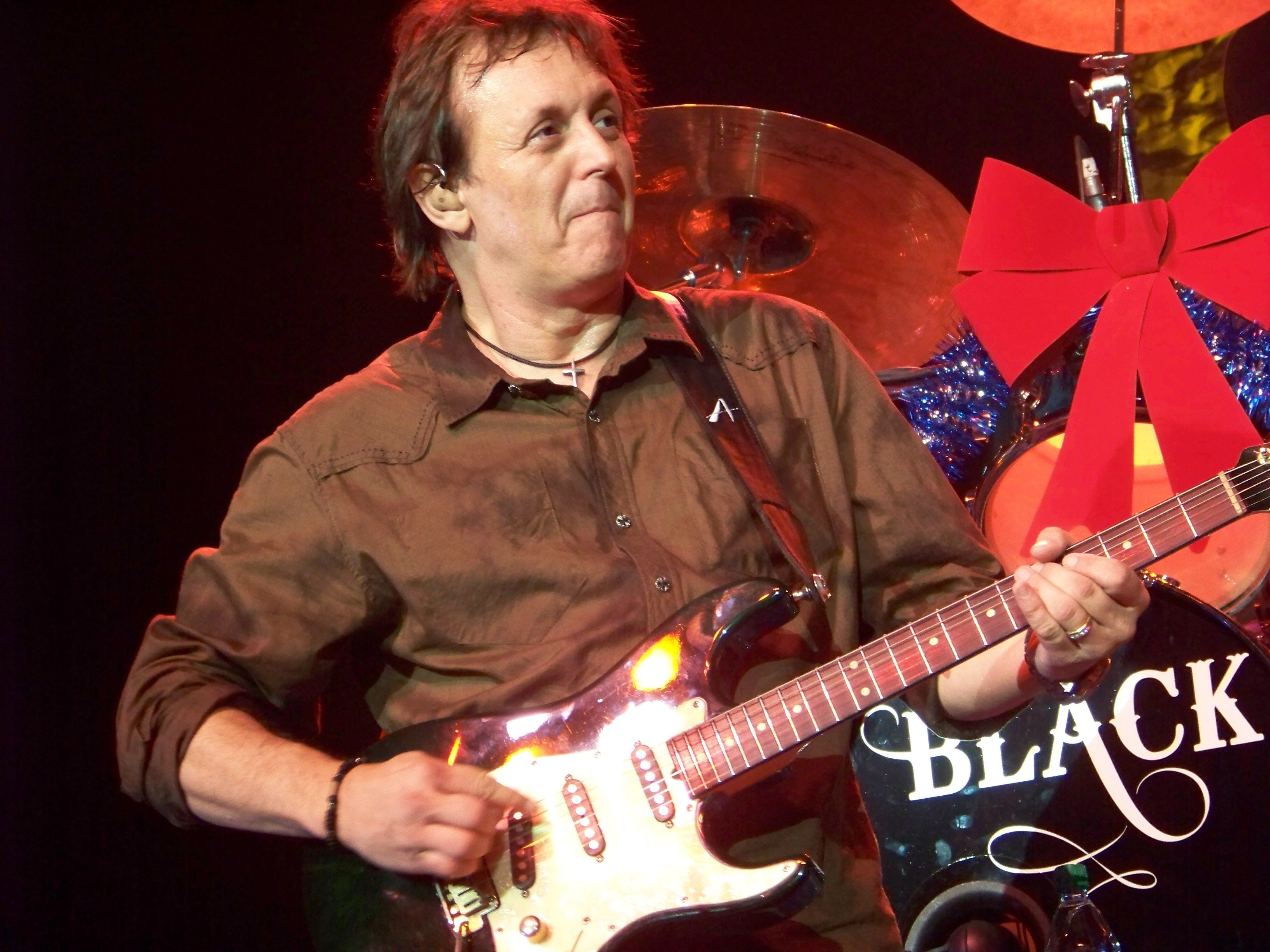 Straight from the factory with Clint Black’s guitar compadre Hayden ...