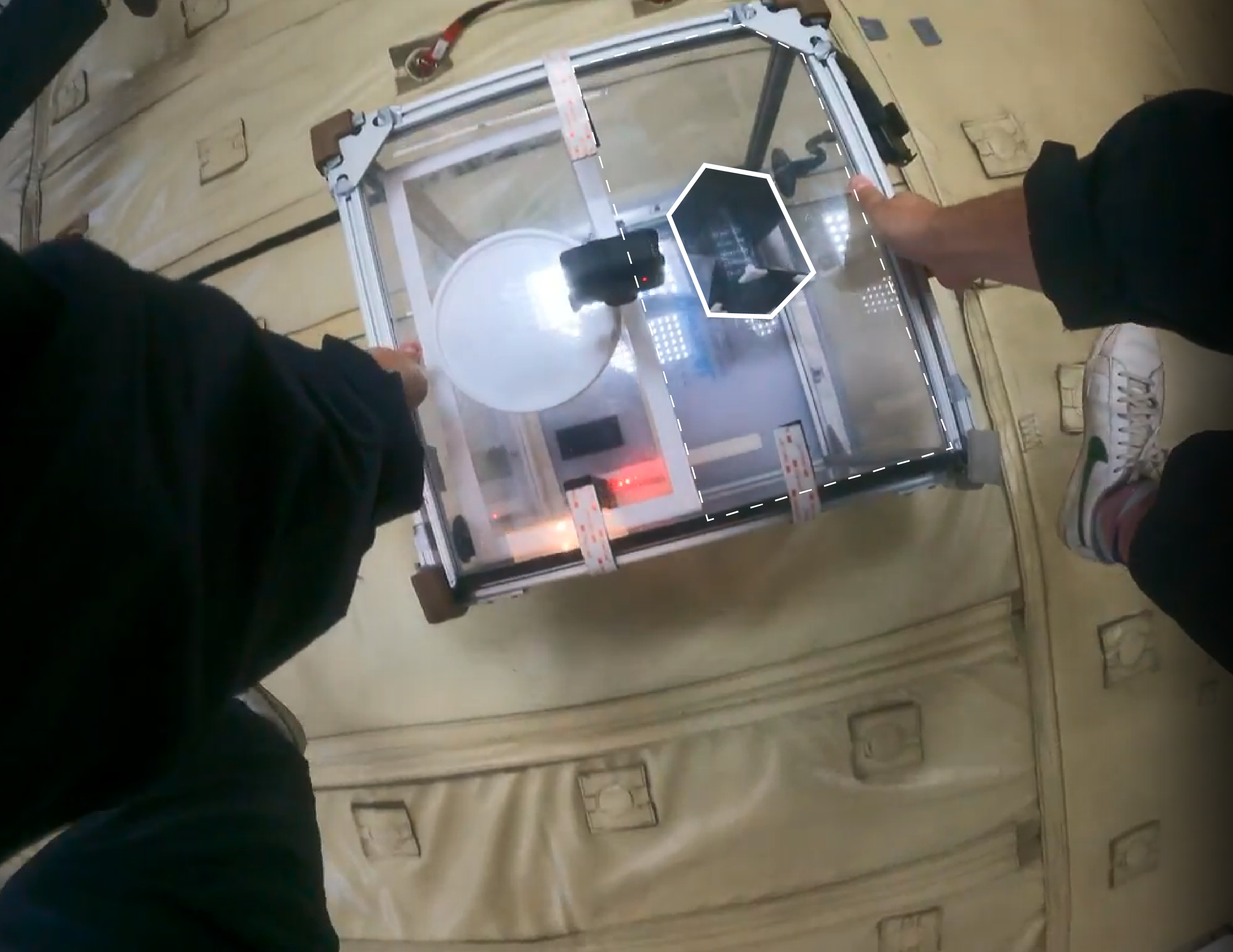 A Visual Zero-G Experience. An Optic experience of weightlessness | by ...