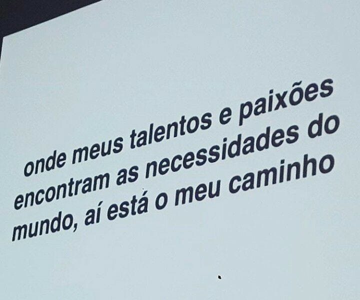 A utopia na busca pelo propósito — e como ser feliz no caminho.. | by Priscila Sant'Anna | Medium