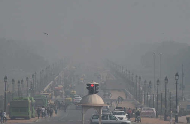 SEVERE EPISODES OF SMOG IN LAHORE (2015-2019) SMOG: smog is a kind of ...