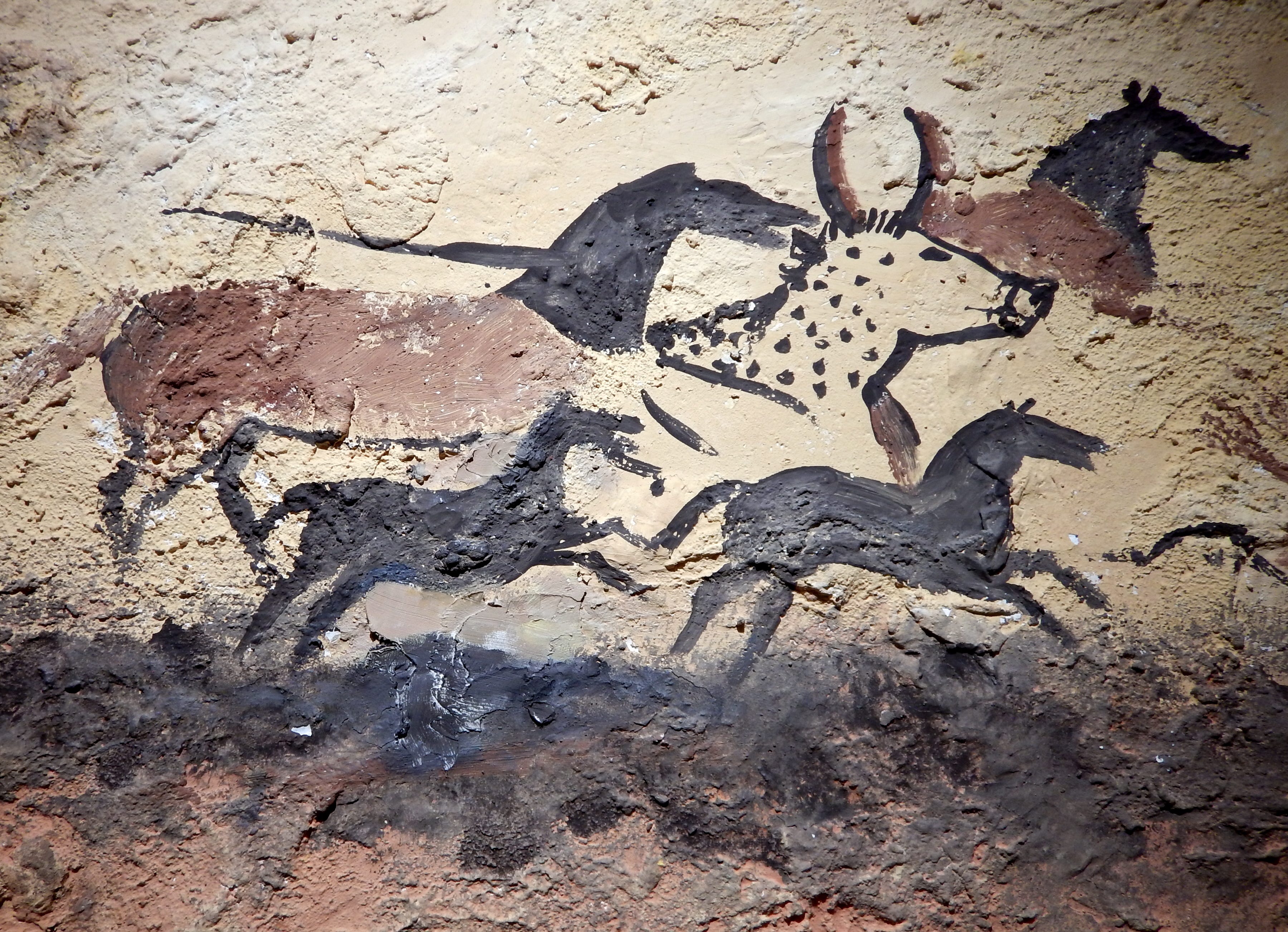 Prehistoric Cave Paintings In Lascaux France Ghana Tips Prehistoric Cave Paintings In Lascaux France Ghana Tips