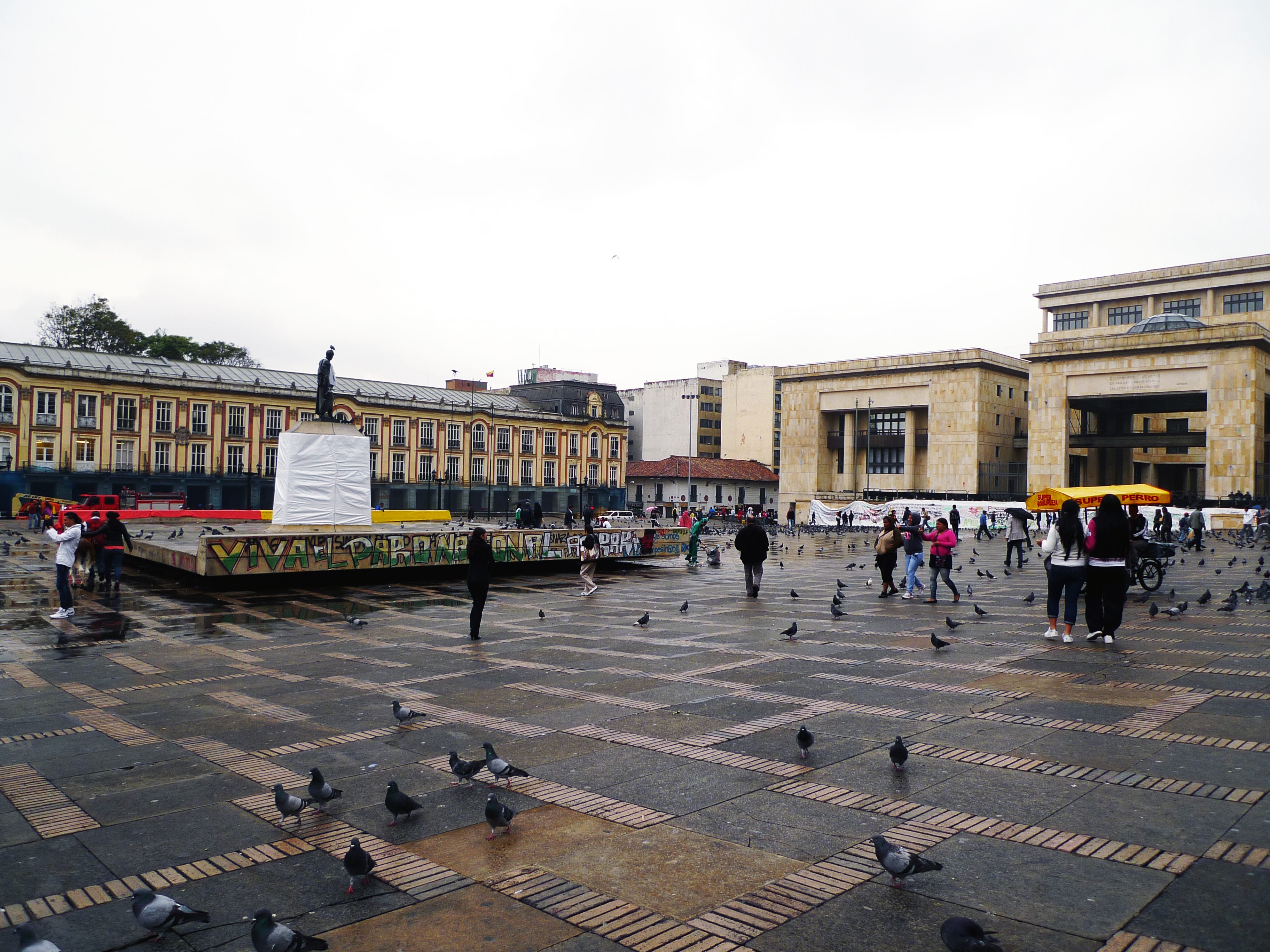 Dissecting Public Space: 5 Notes on Urban Plazas - Projexity Blog - Medium