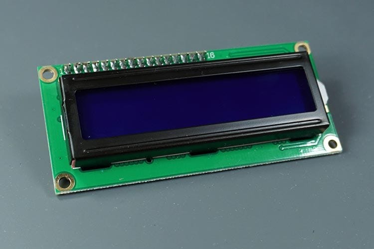 Using an LCD to Display ESP-32’s Program Output | by Jingga Mutiara ...
