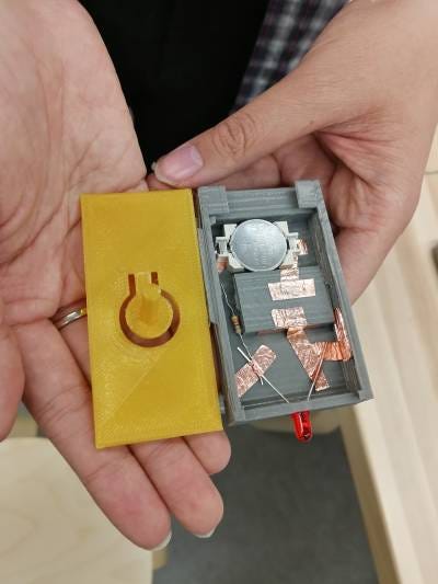 3D-printed Wearable Button. Building a button and wearable + files ...